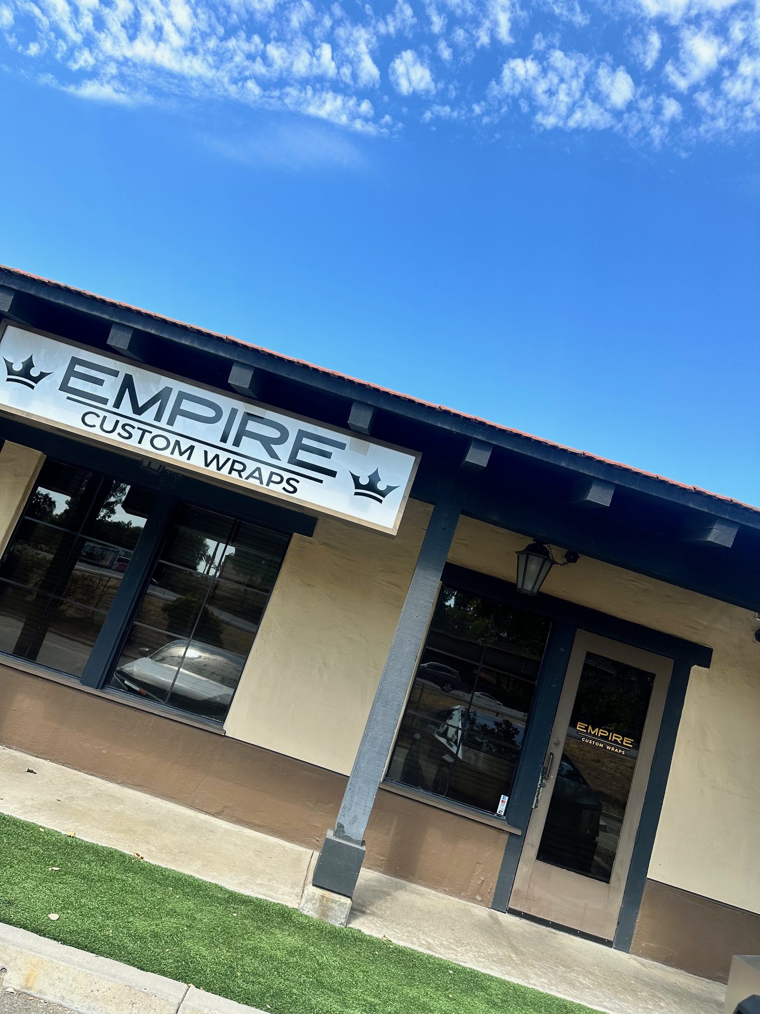 Empire Custom Wraps: montagepartner | Carseatcover.eu